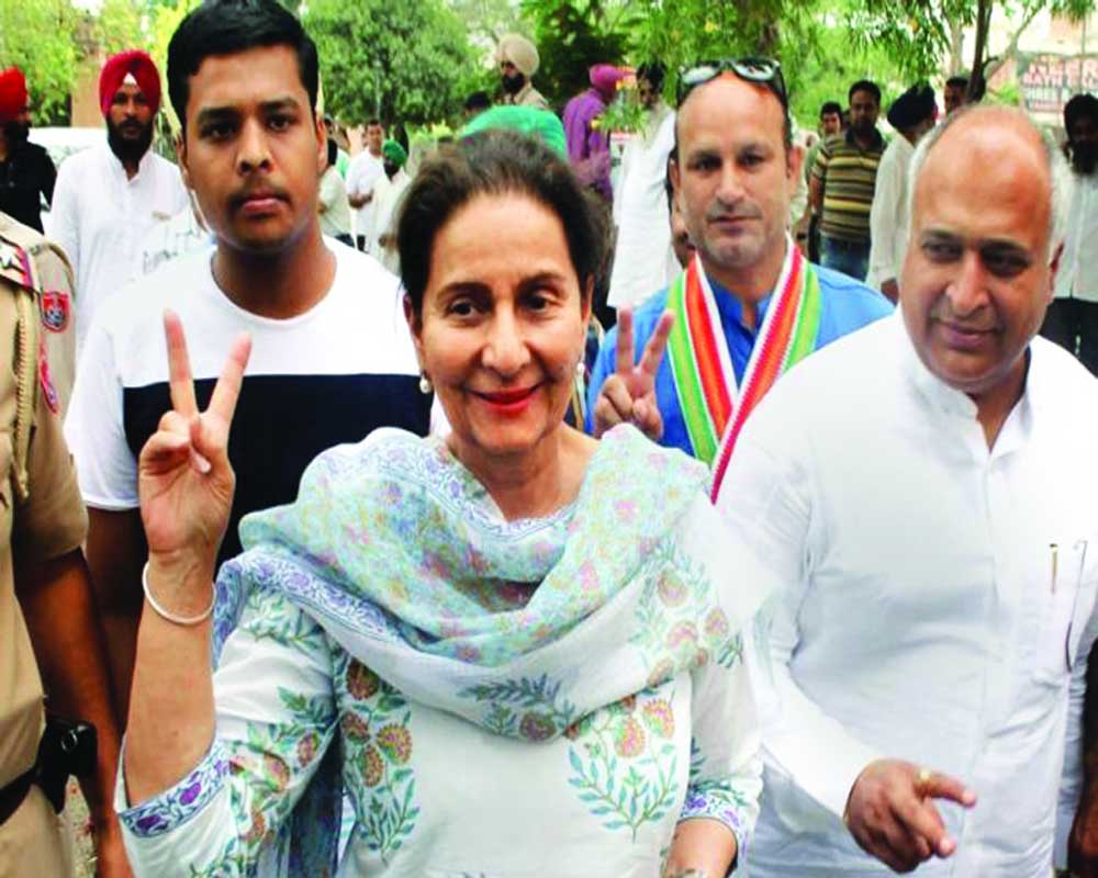 Punjab CMâ€™s wife duped of Rs 23 lakh, scamster arrested