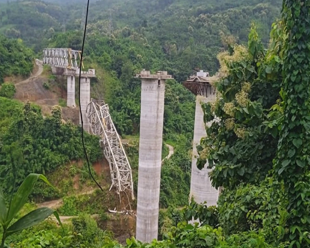 17 killed after under-construction railway bridge collapses in Mizoram