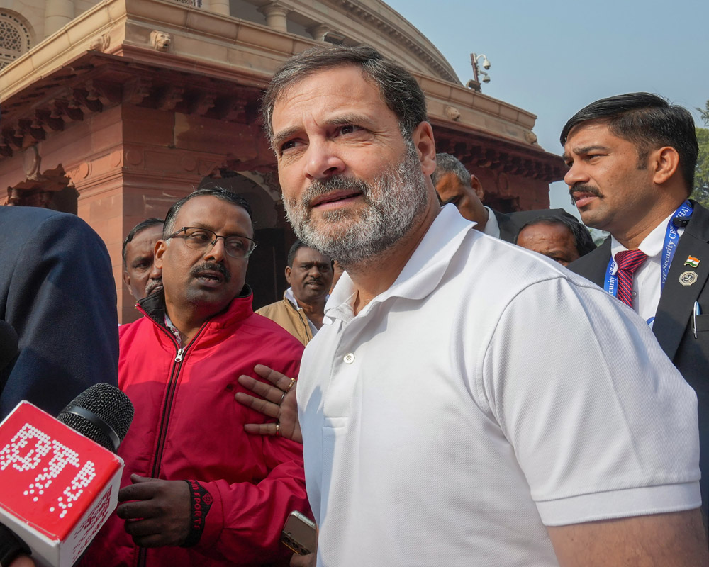 Amit Shah doesn't 'know history, keeps rewriting it': Rahul slams Home Minister over Nehru criticism
