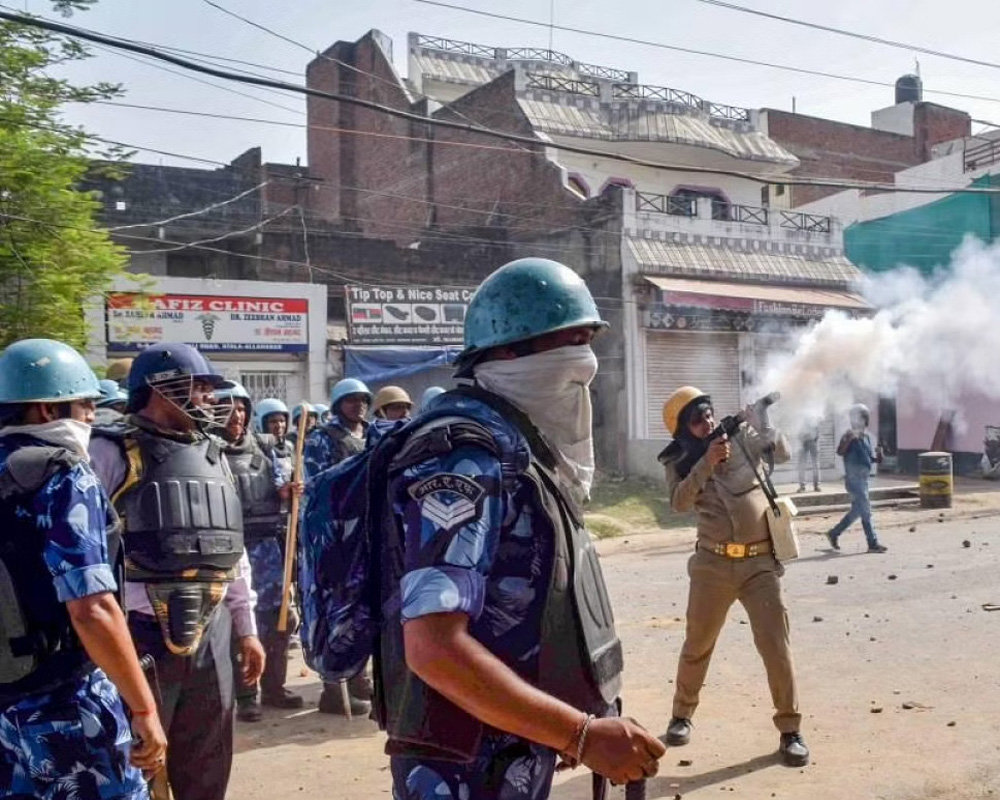 Bengal: Bombs hurled as violence continues over nomination filing for panchayat polls