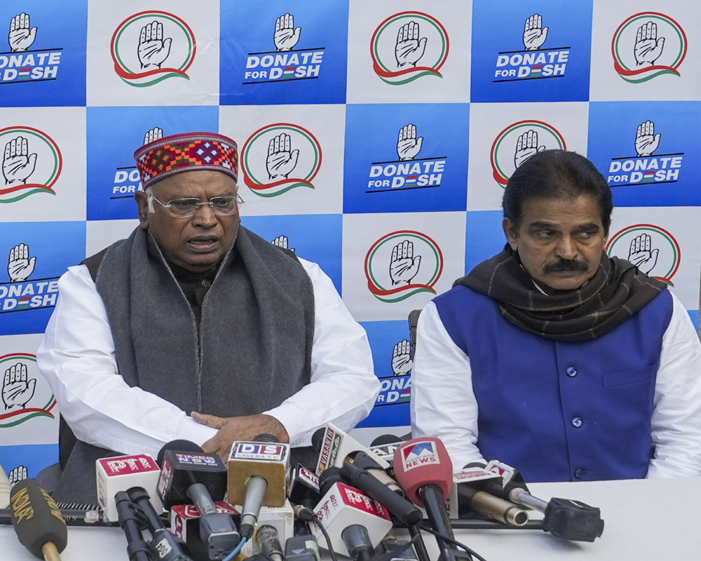 Cong launches crowdfunding campaign, seeks help of common people to build country