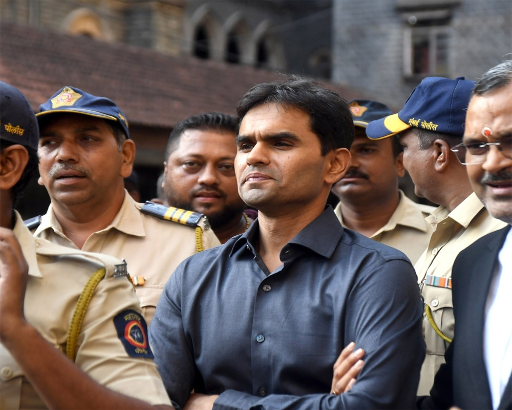 Extortion and bribery case: Bombay HC extends Sameer Wankhede's interim protection from arrest ...