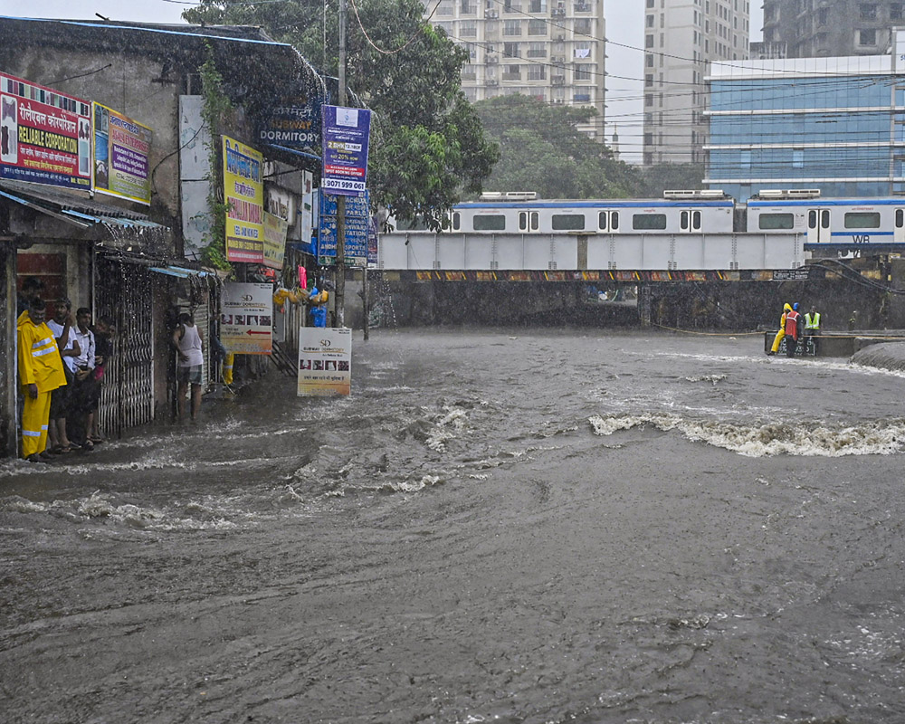 Heavy rains pummel Mumbai, its suburbs; waterlogging reported in low-lying areas