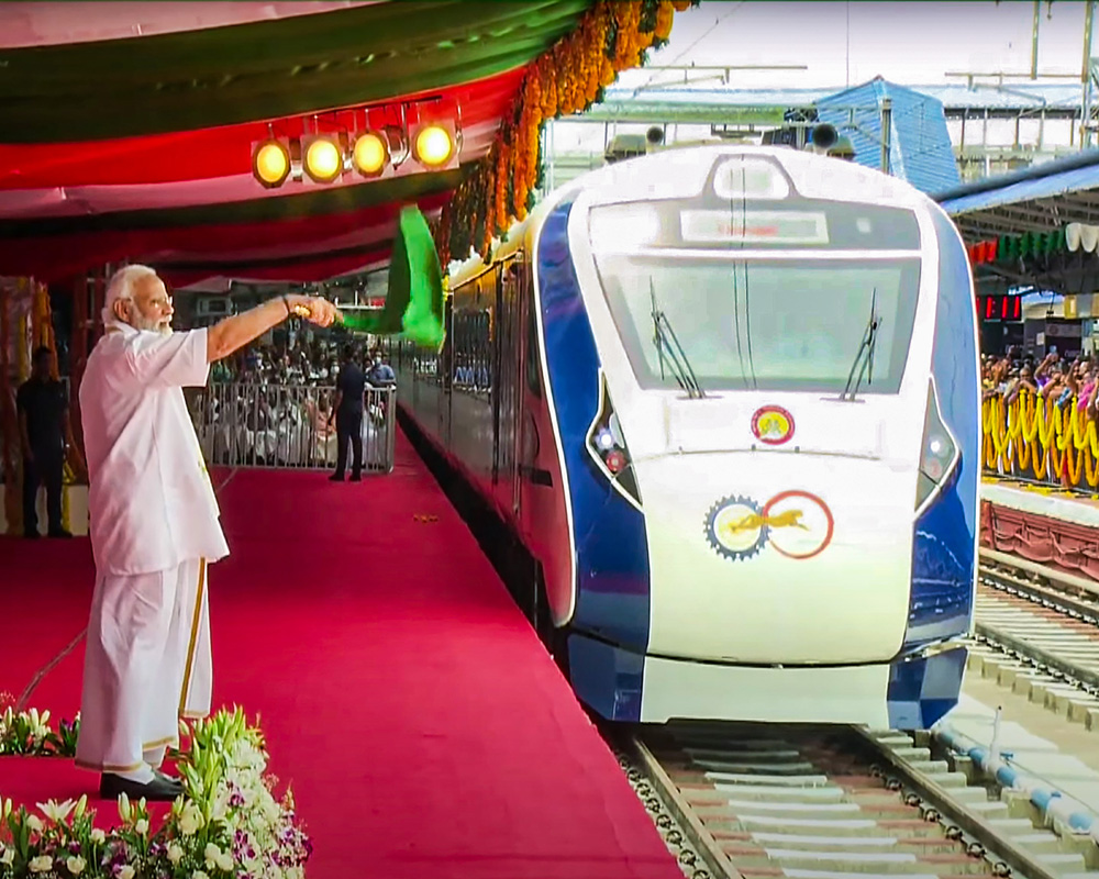 PM Modi flags off Kerala's first Vande Bharat Express train