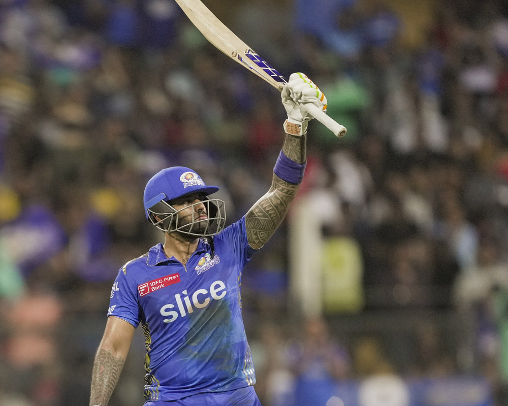 Surya special gives Mumbai Indians six-wicket win over RCB