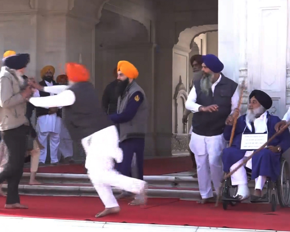 Man tries to shoot SAD leader Sukhbir Badal outside Golden Temple, nabbed