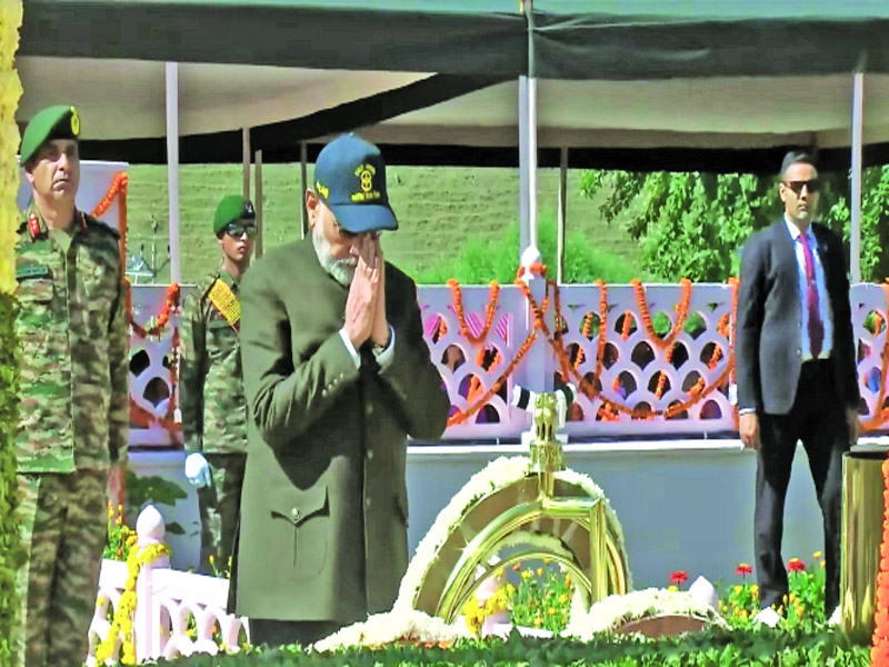 Modi warns Pak on terrorism