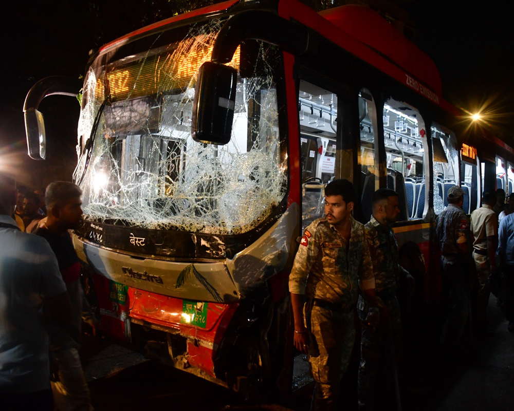 Mumbai BEST bus crash: Death toll climbs to 7; experts examine vehicle