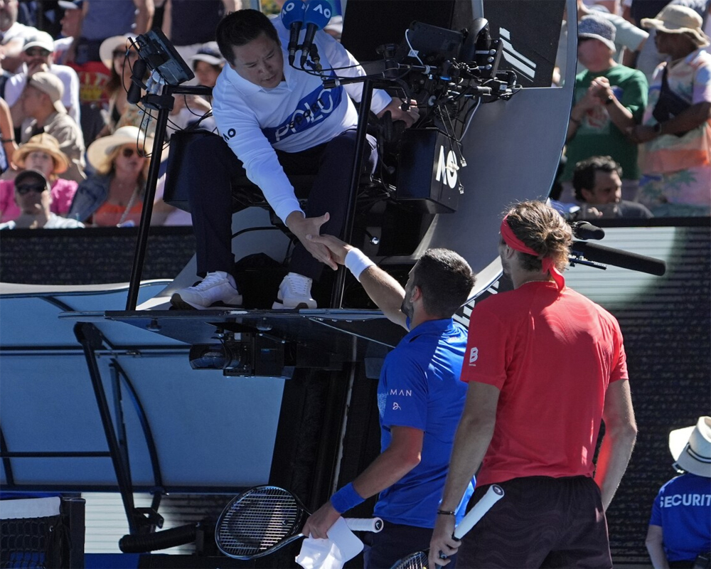 An injured Novak Djokovic stops in the Australian Open semifinals against Alexander Zverev